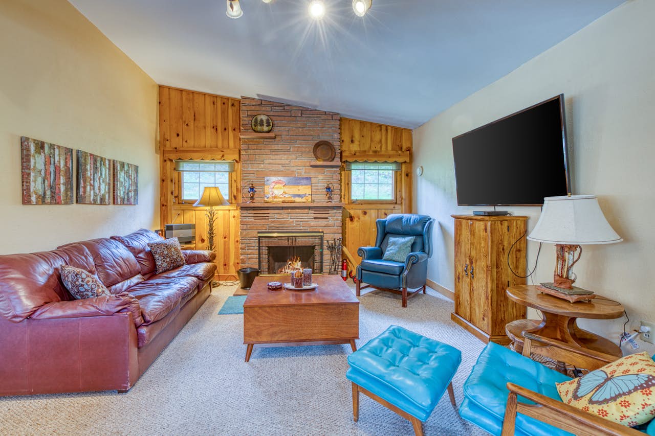 Riverfront Cabins in Colorado | Vacasa