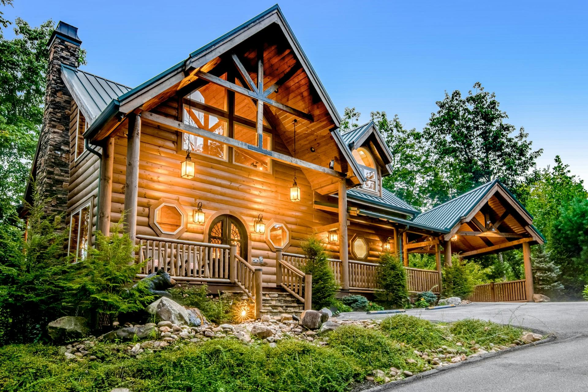 Smoky Mountain Cabin Rentals | Cabins with Pools, Hot Tubs, & More | Vacasa
