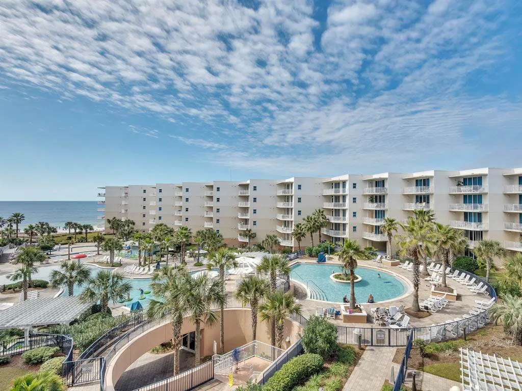 The Best Beachfront Resorts for Your Next Sun-Soaked Getaway | Vacasa